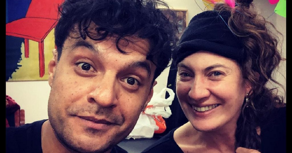 El actor Julián Román regresó a la universidad - Canal 1