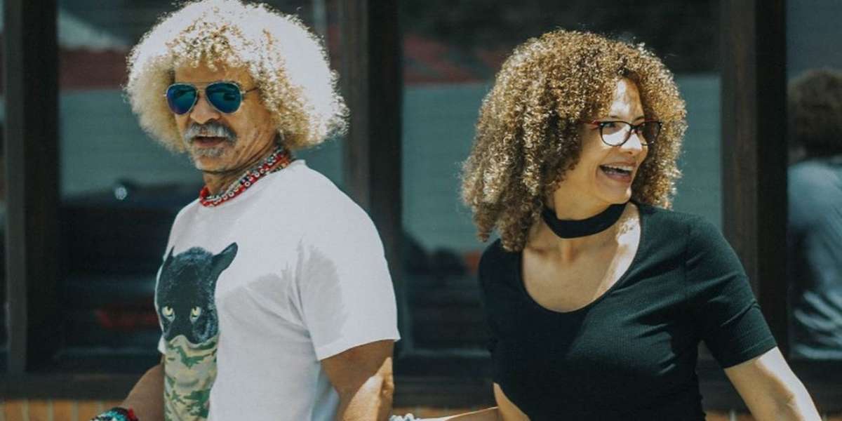 El Pibe Valderrama Publicó Una Foto De Su Esposa En Bikini Y Sus
